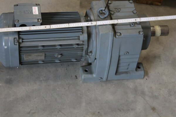 SEW 5,5 kW 52 min Getriebemotor R87 DRE132M4/TF Gearbox sterngetriebe, 2.343,75