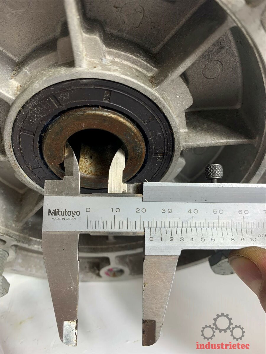 Bonfiglioli Riduttori A302 UH35 P90 2D3D Stirnkegelradgetriebe Gearbo ...