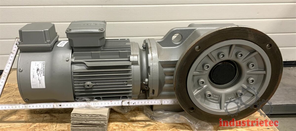 SEW 2 2 KW 50 Min KAF77 DRN100LS4 TF V Getriebemotor Gearbox 50 Hz 1 