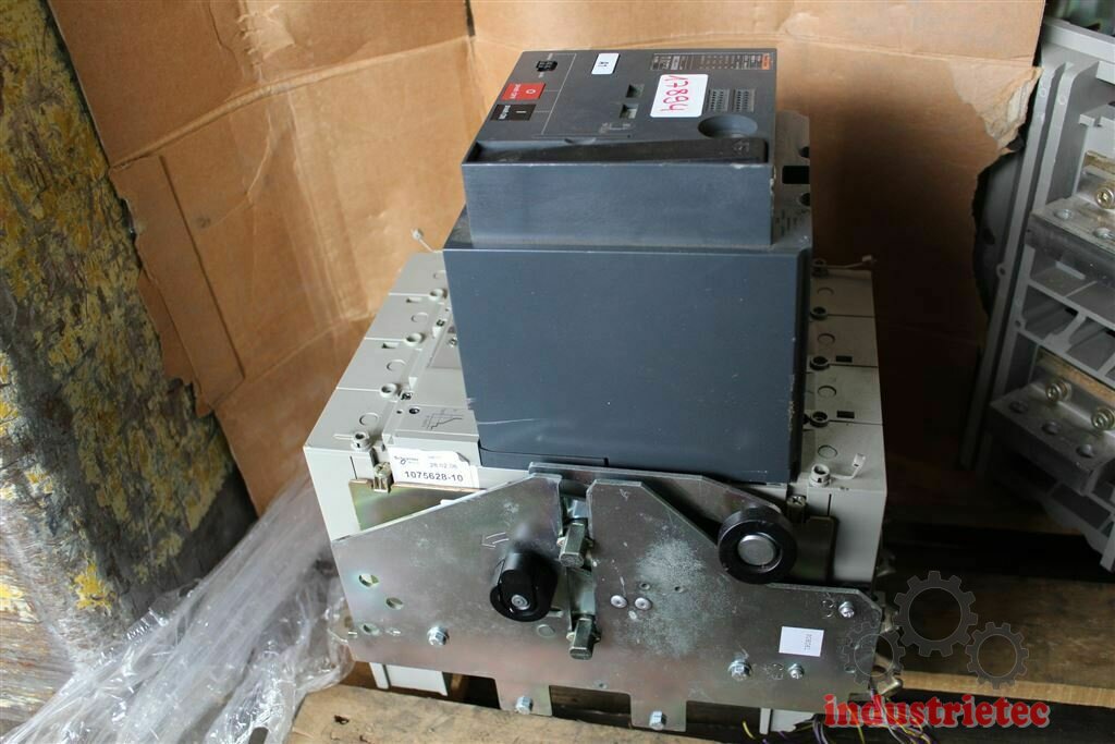 Merlin Gerin compact NS630 N Leistungsschalter NS630N MT630 circuit b ...